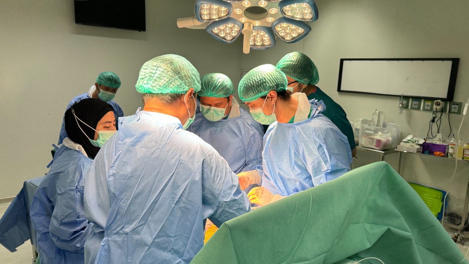 RS Adam Malik Sukses Lakukan Transplantasi Ginjal Secara MandiriSenin ...
