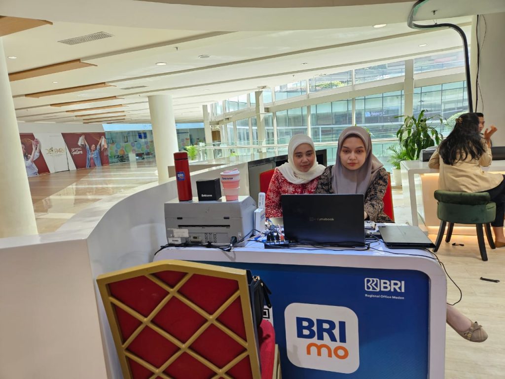 BRI Bo Medan Putri Hijau Gelar Open Booth Banking Activation di Mall ...