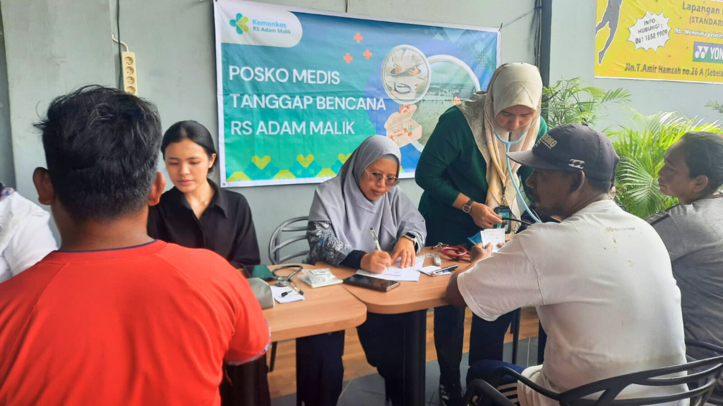 RS Adam Malik Turunkan Tim Medis Bantu Korban Banjir Sumut dan Aceh